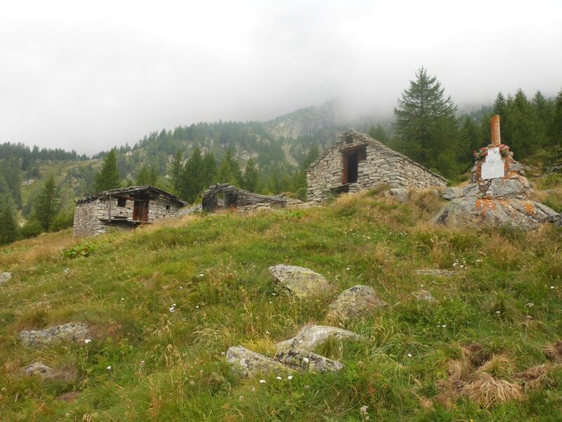 All’alpe Meccia, estasiati dalla bellezza della Est